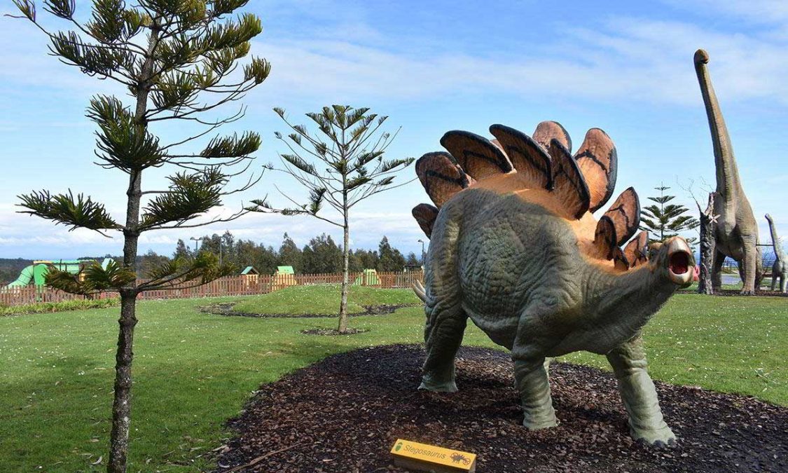 Los 4 parques de dinosaurios con atracciones divertidas para ir con niños | Casacochecurro