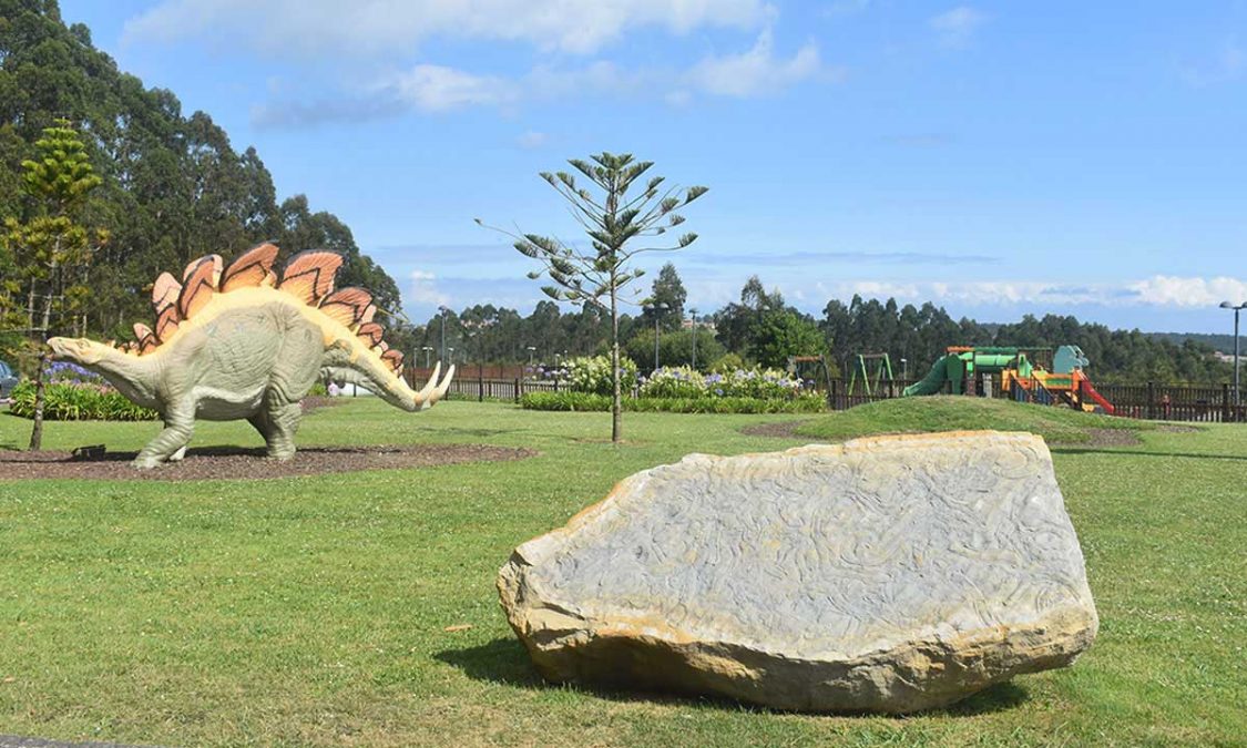 Los 4 parques de dinosaurios con atracciones divertidas para ir con niños | Casacochecurro