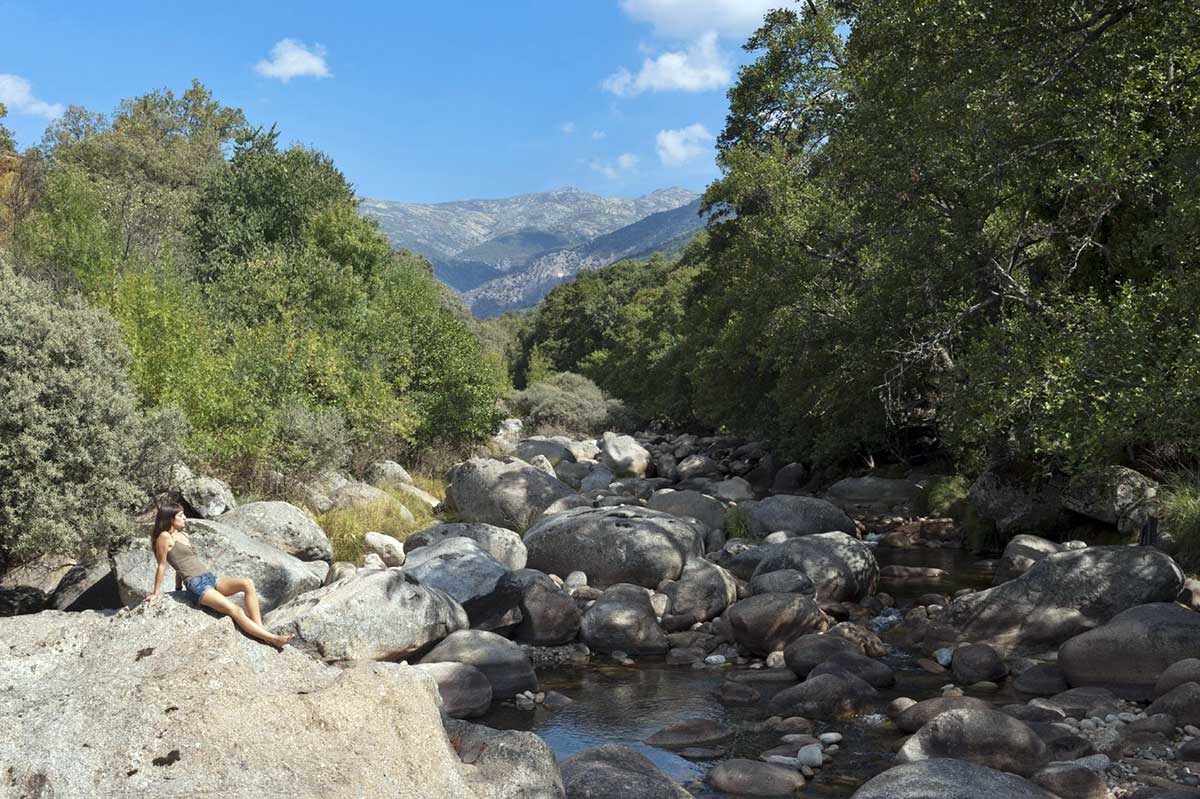 Garganta De Cuartos La Piscina Natural Para Ba arse Bajo Un Puente