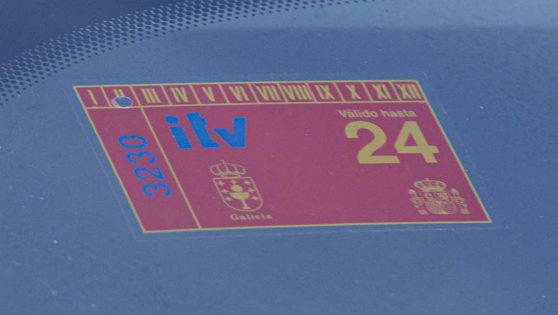 La pegatina de la ITV seguirá siendo obligatoria en 2024 | Casacochecurro