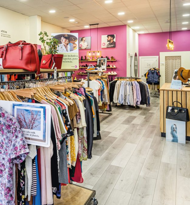 Qué es Moda Re- y donde están sus tiendas para comprar ropa de marca a ...